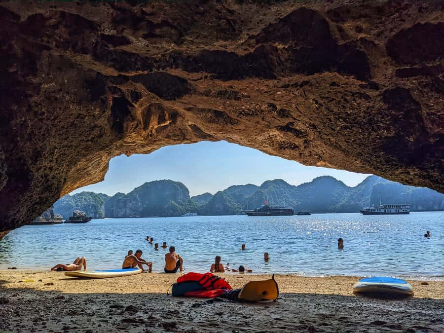 Lan Ha bay cruise and kayak (small group guaranteed) - A Closer Look at the Lan Ha Bay Cruise and Kayak Tour