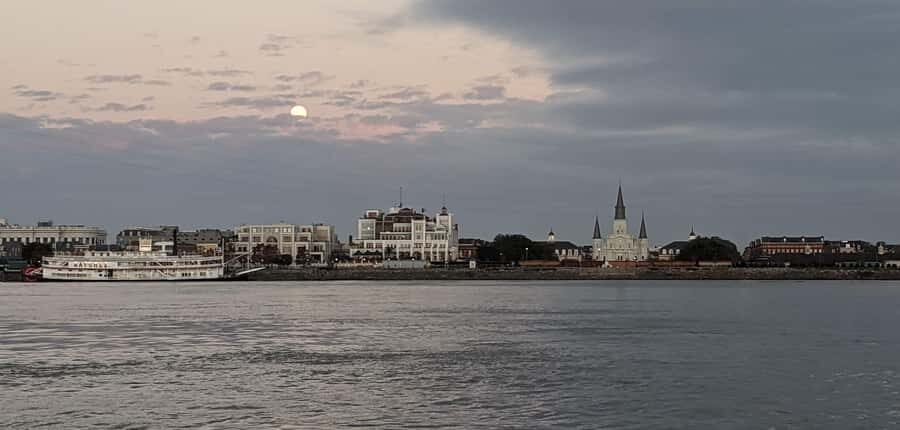 Last Fling in NOLA-French Quarter Bachelor/Bachelorette Tour - A Deep Dive into the Experience