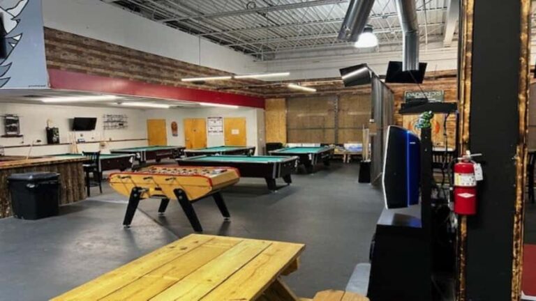 Lexington, NC: Axe Throwing Experience - The Venue and Staff