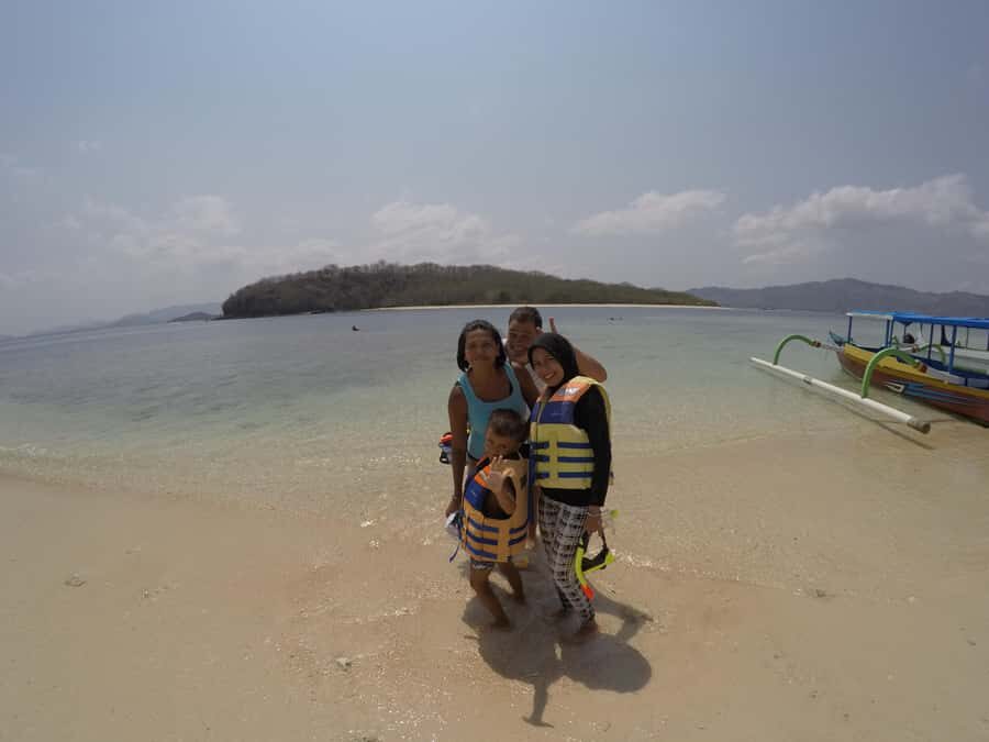 Lombok Sightseeing: Local Activities & Beautiful Beach - Tanjung Aan Beach: A Slice of Paradise
