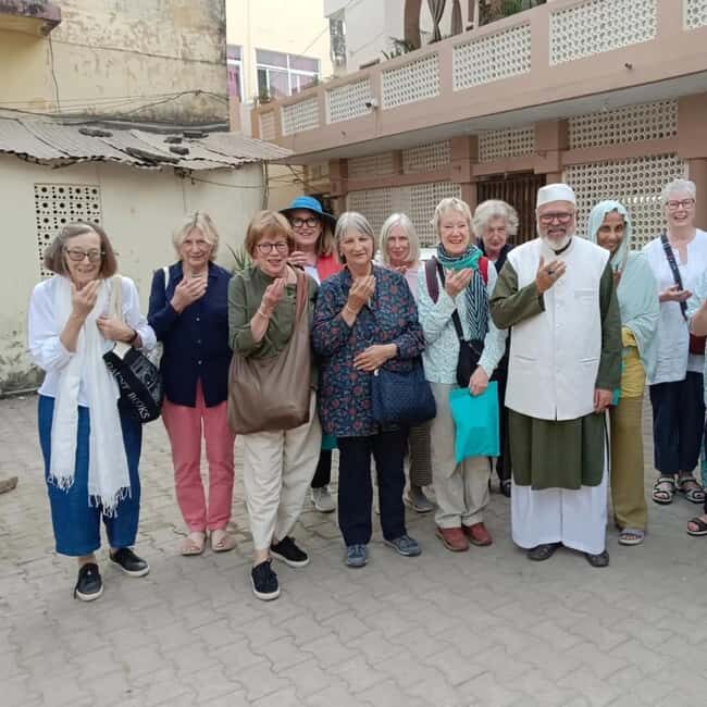 Lucknow: Nawab's Ancestral Home Visit with Traditional Meal - A Feast for the Senses: The Traditional Meal