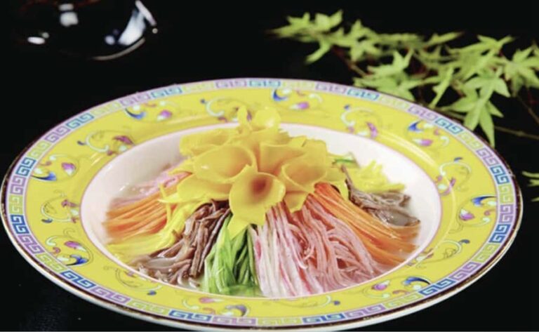 luoyang lijingmen old town walking night tour& local dinner - The Value Proposition