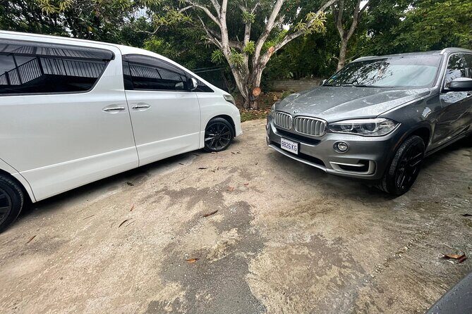 Luxurious Airport Pickup! - What It Feels Like: A Closer Look at the Ride