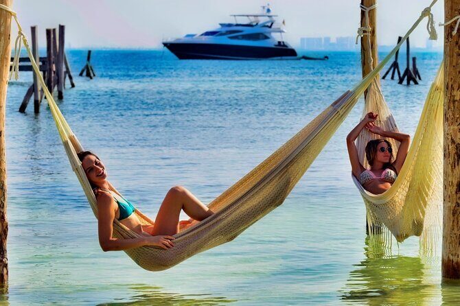 Luxury Sailing to Isla Mujeres with Lunch and Premium Open Bar - Isla Mujeres: VIP Beach Club and a Delicious Buffet