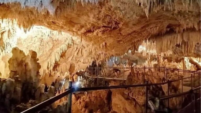 Mabinay Caves and Café Alicia Tour - Geological and Cultural Context