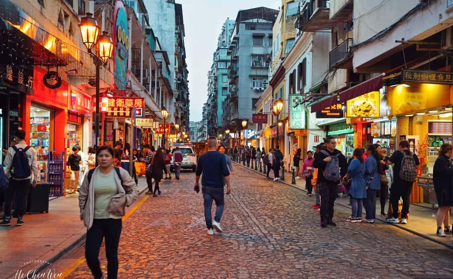 Macau: Hidden Gems Evening Food Tour with Local Guide - What to Expect and Practical Details