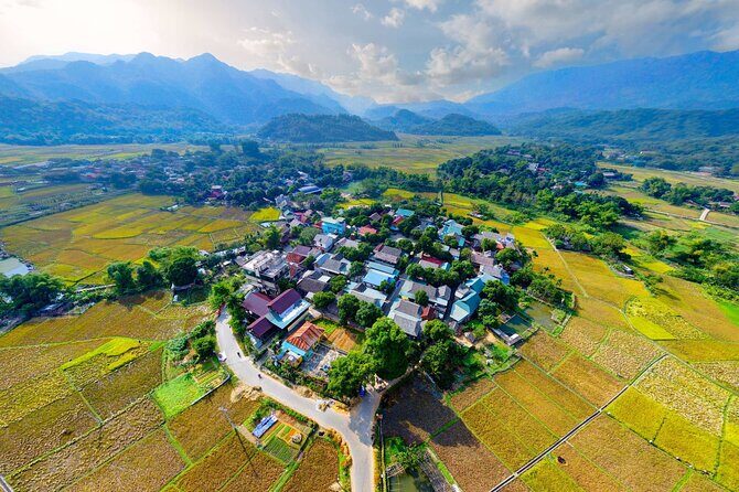 Mai Chau Deluxe Day Tour: Limousine, Small Group, Lunch & Biking - The Itinerary in Detail