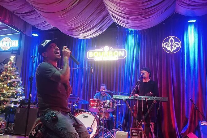 Makati : Pubcrawl Midget boxing rooftop music and gogo clubs - Authentic Experiences and What You’ll Gain