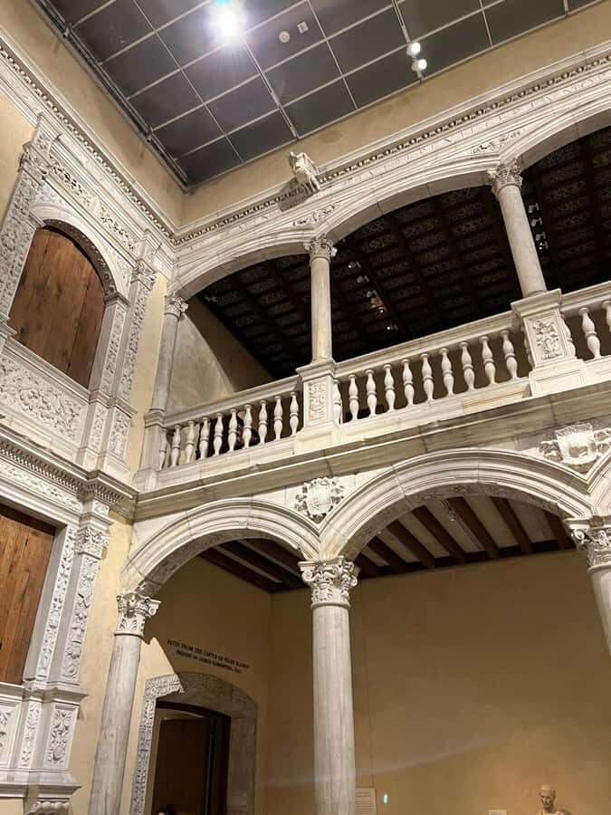 MET Guided Tour: 2-Hour Tour in Spanish - What Makes This Tour Special?