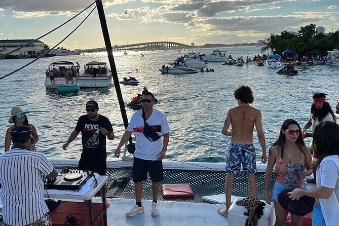 Miami Private 4 Hour Tour aboard Great White 50FT Power Catamaran - Practical Details & Considerations