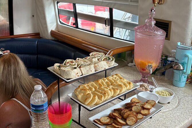 Miami Private Yacht Cruise  Discover Iconic Water Views - Who Will Love This Tour?