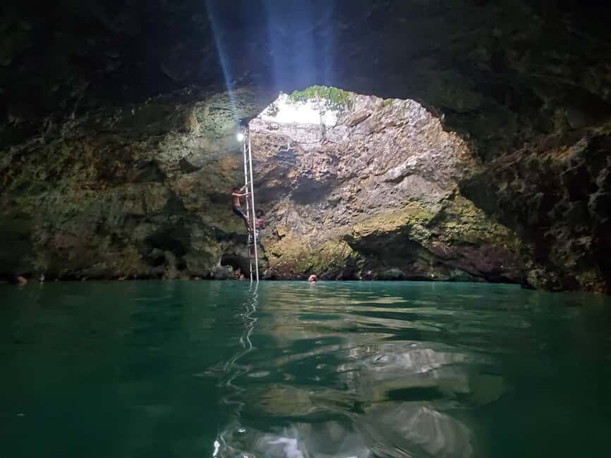 Mineral Spring, Herb Farm, Seven Mile Beach and Ricks Cafe - The Practical Details