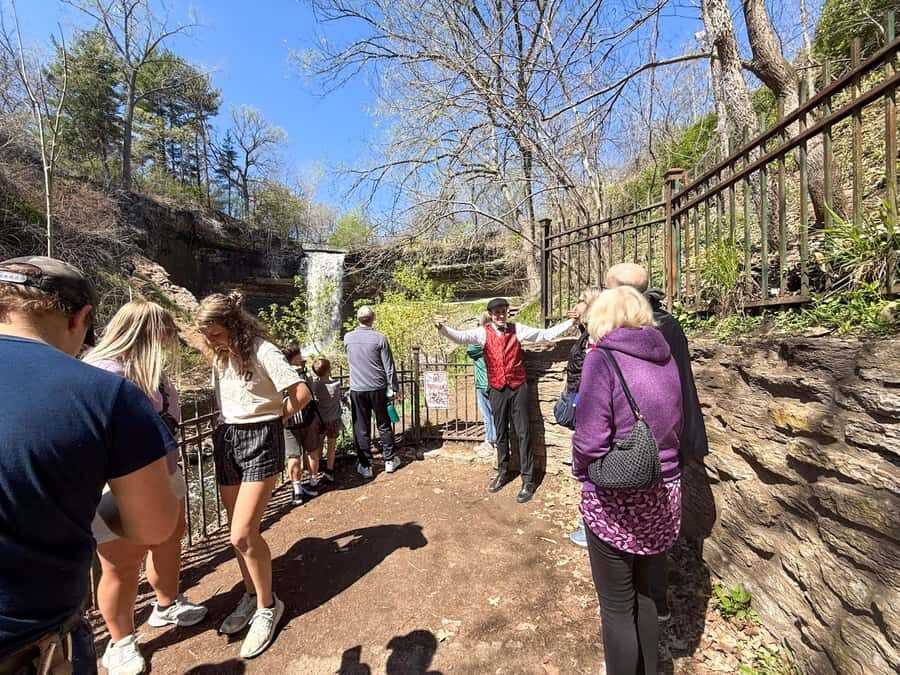 Minneapolis: Minnehaha Falls Trolley Ride - Why This Tour Works for Different Travelers
