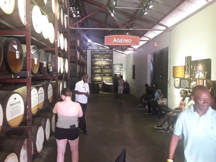 Montego Bay: 8-Hour Appleton & Pelican Bar Return Transfer - Appleton Estate Tour: A Journey into Rum-Making