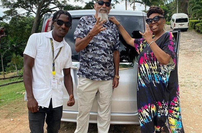 Montego Bay Airport Transfer to Ocho Rios - Comfort and Connectivity on the Road