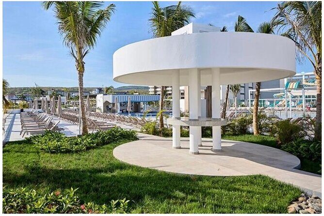 Montego Bay Airport Transfer to Riu Palace Aquarelle Hotel - A Detailed Look at the Transfer Experience