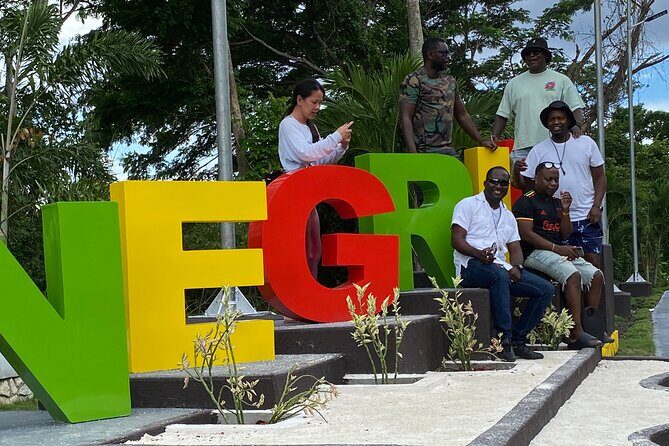 Montego Bay Airport Transfers-Round Trip - Comfort, Beverages, and Jamaican Hospitality