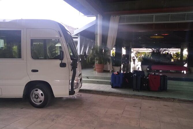 Montego Bay Hotels Private Airport Transfer to Sangster International (MBJ) - The Ride and the Experience