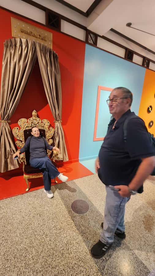 Montreal: Underground City visit with local touring Comedian - Who Will Enjoy This Tour?