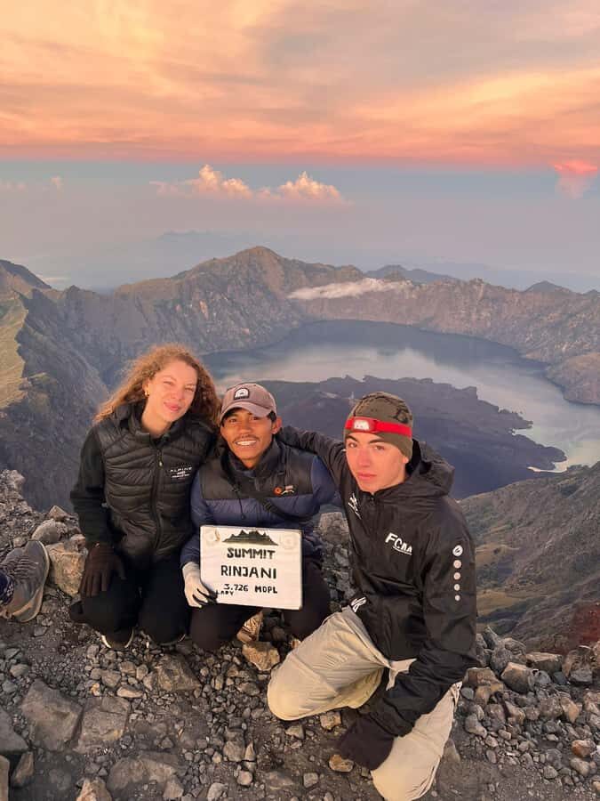 Mount Rinjani: Trekking To Summit Rinjani 3726m Day Tour - The First Stage: Gentle Ascent to POS-1, POS-2, and POS-3