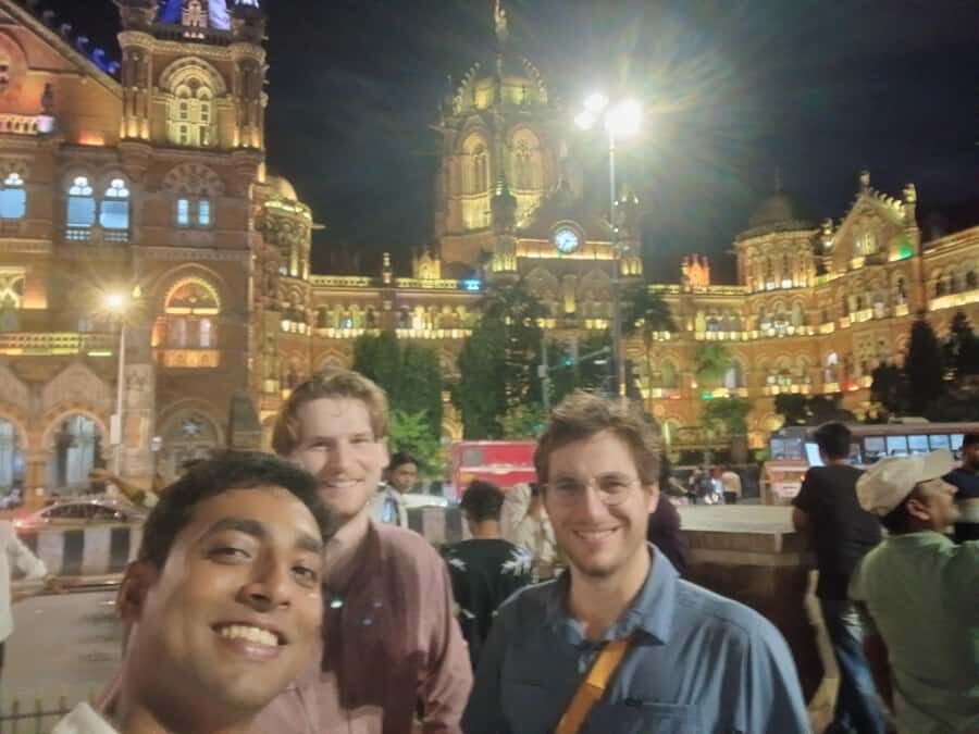 Mumbai: A Symphony of Seven Islands (Get Local in 1 Day) - Discovering the Raw Energy of Mumbai: Bombay Black