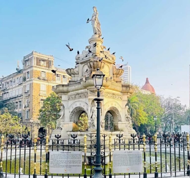 Mumbai: Private Sacred Temples & Heritage Guided Tour - Visiting Old and New: Babulnath & ISKCON