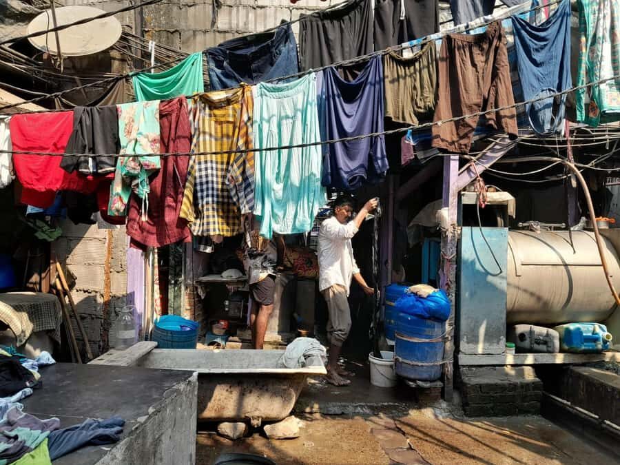 Mumbai Slum Tour with Dhobi Ghat Laundry & Flower Markets - What to Expect at Each Stop