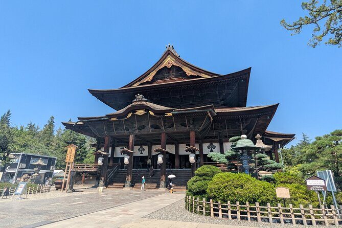 Nagano Zenkoji Temple and Samurai Experience - The Niomon Gate and Samurai Workshop: Stepping Into History