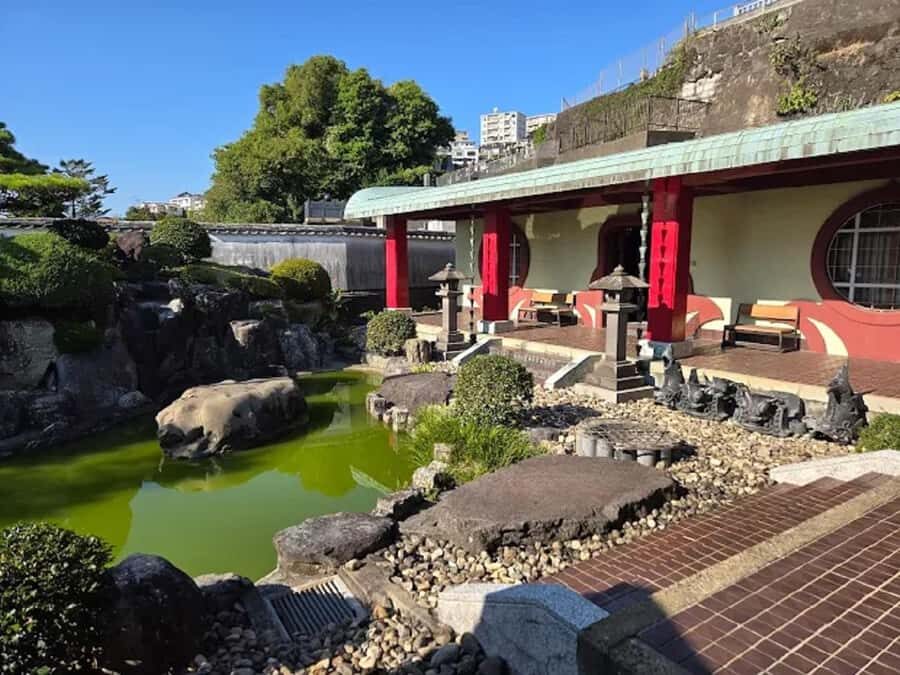 Nagasaki: Hidden Bridges, Temples, and Local Life Tour - Exploring Softly: Temples and Backstreets
