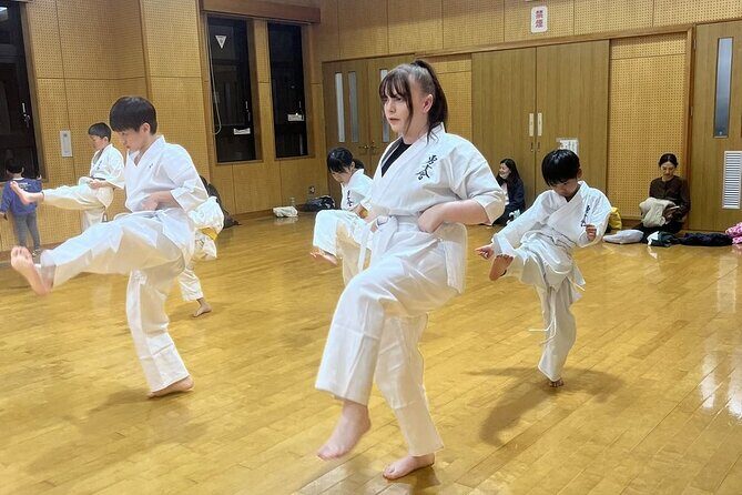 Nagasaki Street Walk and Karate Experience in Shindaikumachi - The Guide and Overall Atmosphere