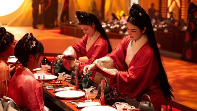 Nanjing Shiyan: Immersive Ancient Chinese Poetry Banquet - The Dress-up Experience