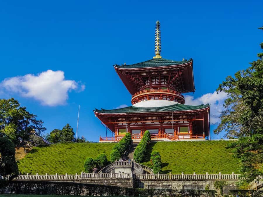 Narita: Shinshoji Temple Highlights Walk & Peace Pagoda - The Peace Pagoda and Sacred Grounds