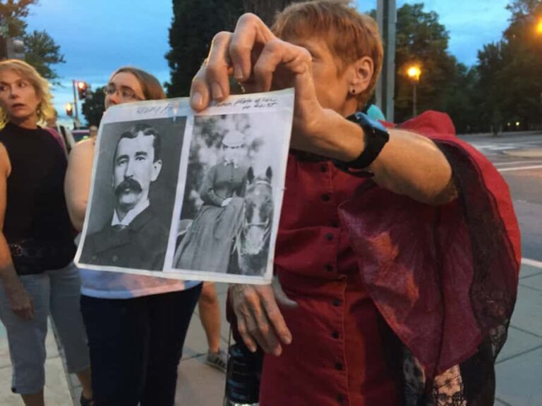 Nashville: Haunted History Walking Tour with Guide - What is the Nashville Haunted History Walking Tour?