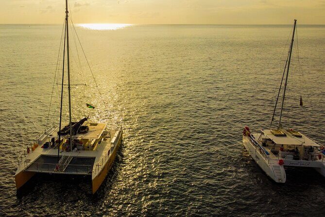 Negril Private Catamaran Cruise with Snorkeling and Drinks - Ricks Café: Cliffs and Coastal Views