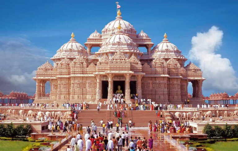 New Delhi: Akshardham Temple Night Tour & Fountain Show - Who Will Love This Tour?