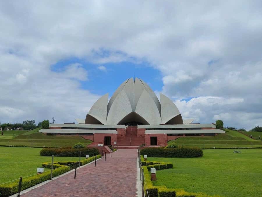 New Delhi: Lotus Temple Guided Tour with Hotel Pickup - What Makes This Tour Stand Out