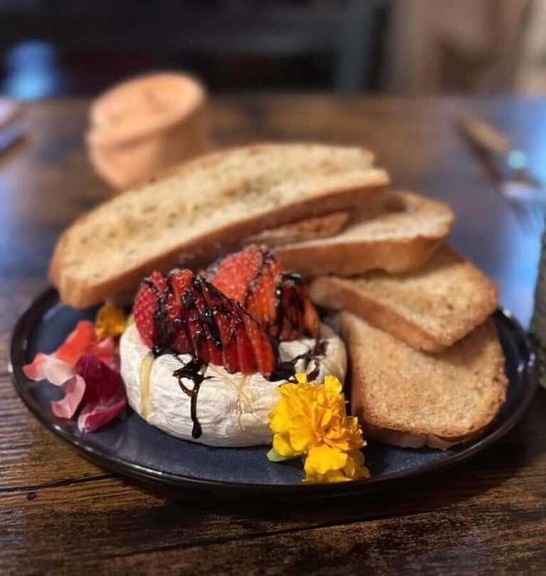 New Orleans: Tour. Voodoo and Vampire Lore; Delicious Food - What to Expect: Practicalities and Atmosphere