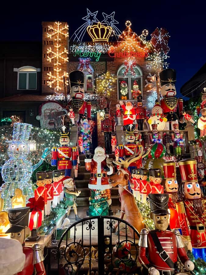 New York City: Dyker Heights Christmas Walking Tour - Why This Tour Offers Great Value