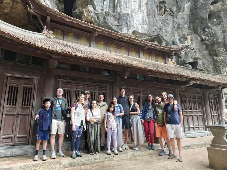 Ninh Binh Tour : Mua Cave, Bich Dong, Hoa Lu & Trang An - Conquering Mua Cave and the Dragon Peak