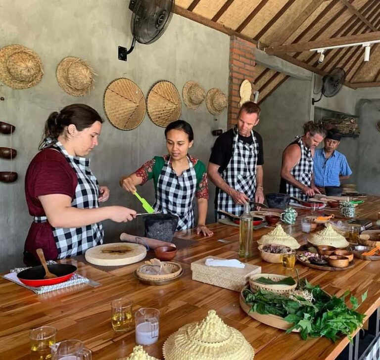 North Kuta: Balinese Cooking Class & Canang Making Class - A Detailed Look at the Experience