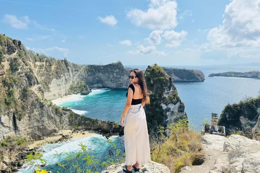 Nusa Penida: Eco-conscious West & East Tour with Snorkeling - Transportation and Group Size