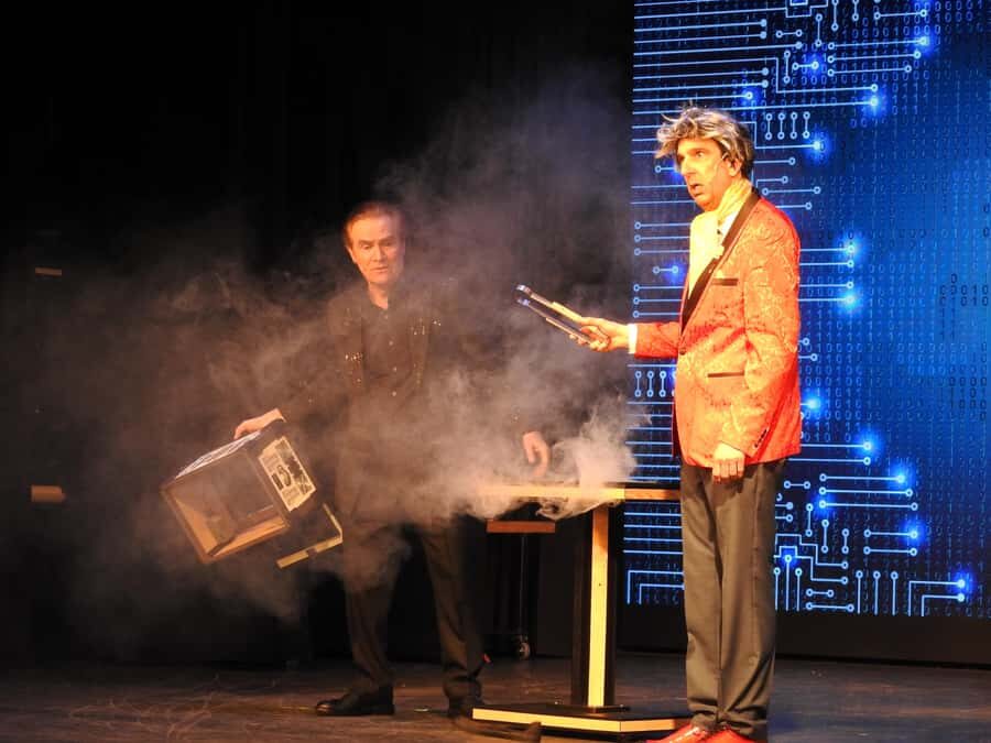 NYC: Broadway Magic Hour Show in Times Square - What to Expect from the Broadway Magic Hour Show