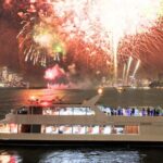 NYC July 4th Fireworks Cruise with Dinner, Open Bar and Music - The Atmosphere and Entertainment