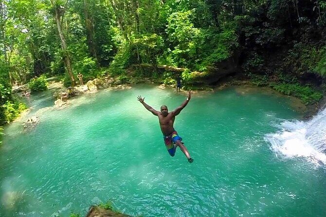 Ocho Rios Blue Hole and Beach with Stops for Lunch and Shopping - Who Should Consider This Tour?