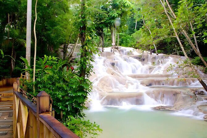 Ocho Rios Catamaran: Dunn's River Falls, Snorkeling & Open Bar - Who Will Love This Tour?