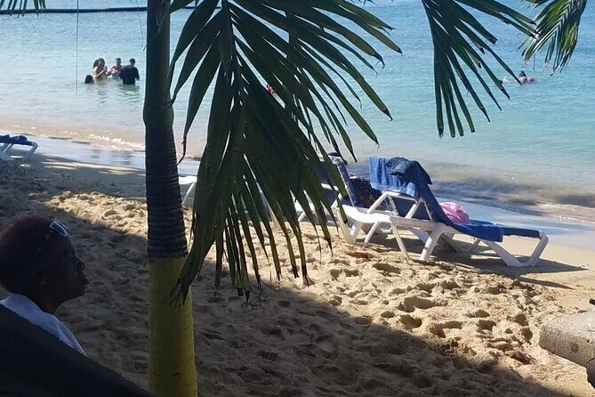 Ocho Rios Shore Excursion Bamboo Blu Beach and Shopping Tour - Transportation and Comfort