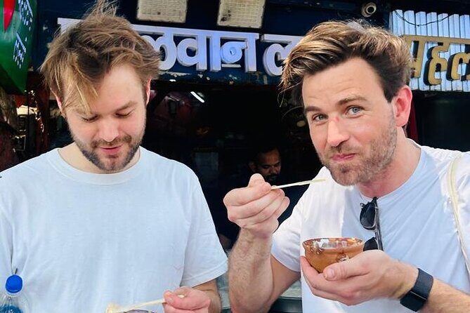 Omvitys Full-Day Varanasi Tour: Sunrise Boat to Sunset Aarti - A Day in Varanasi: What to Expect