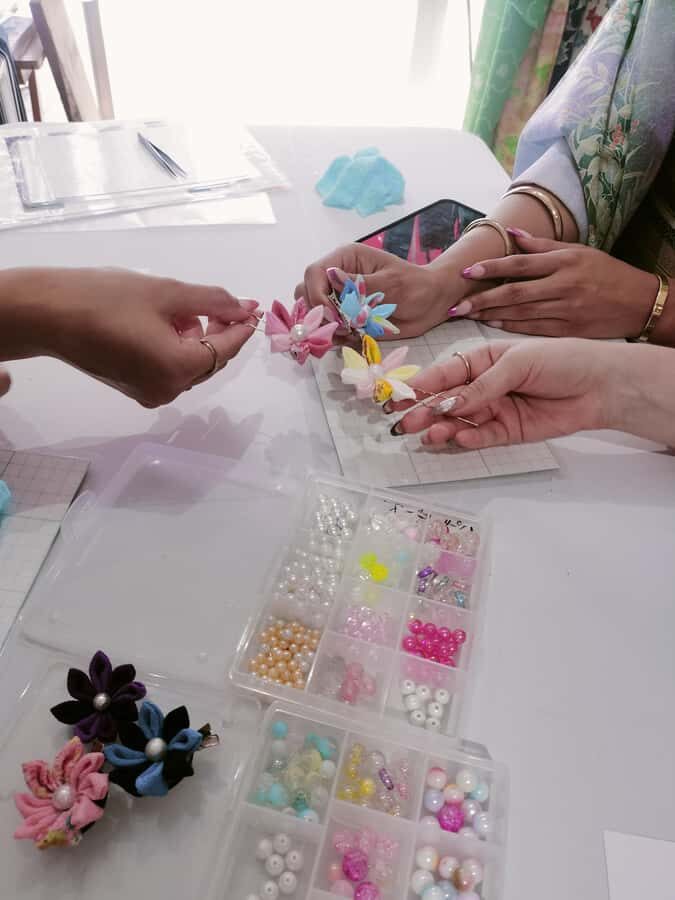 Osaka: Kimono and Tsumami-Zaiku Craft Experience - Selecting Your Kimono