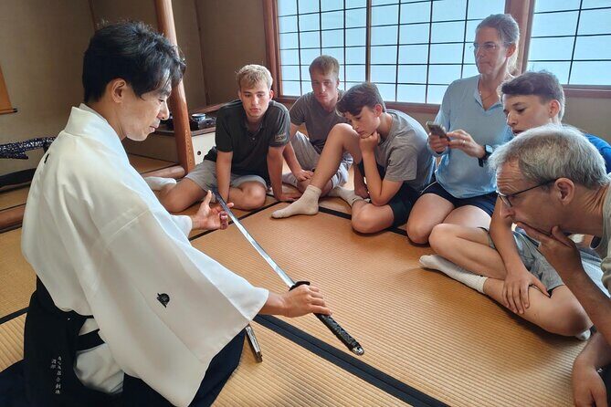 Osaka: Samurai Sword Experience at Historic Kzu Shrine - What Travelers Can Expect