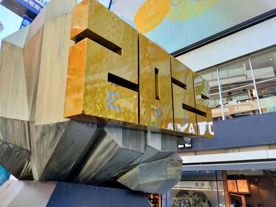 Osaka: Top Sights & Secrets Tour with a Local Guide - How the Tour is Structured